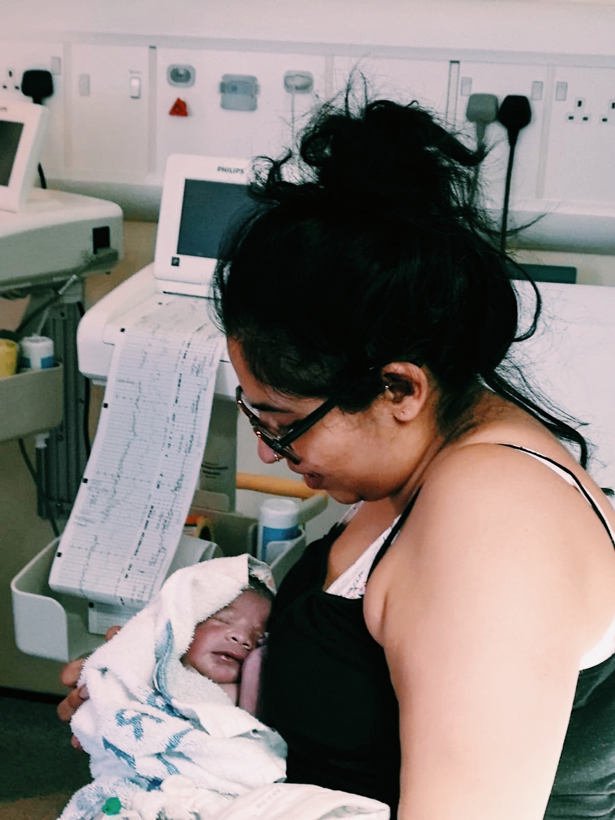 Birth Photography - My labour & delivery story + Meet Dylan - Priti ...